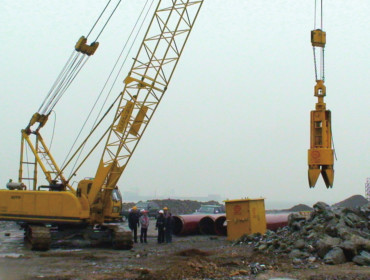 Rope Pulley Grab With Crawler Crane
